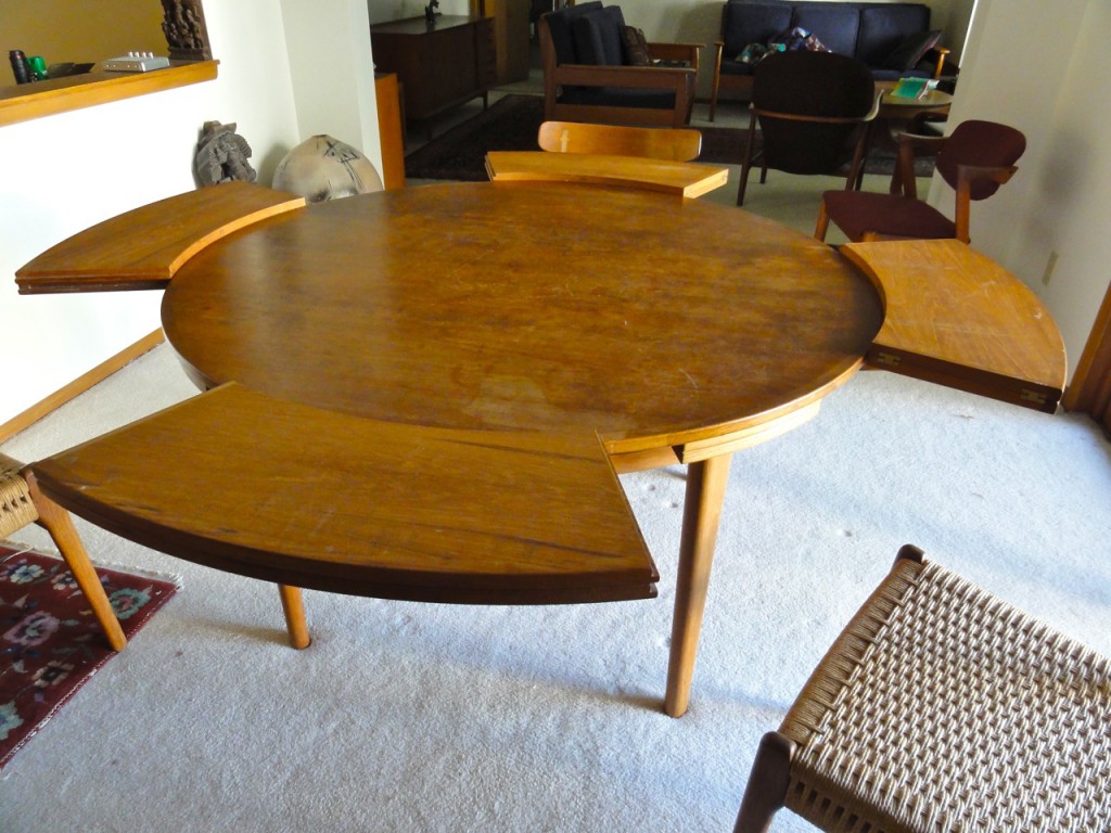 Fold-out circular table | Mike O'Connor